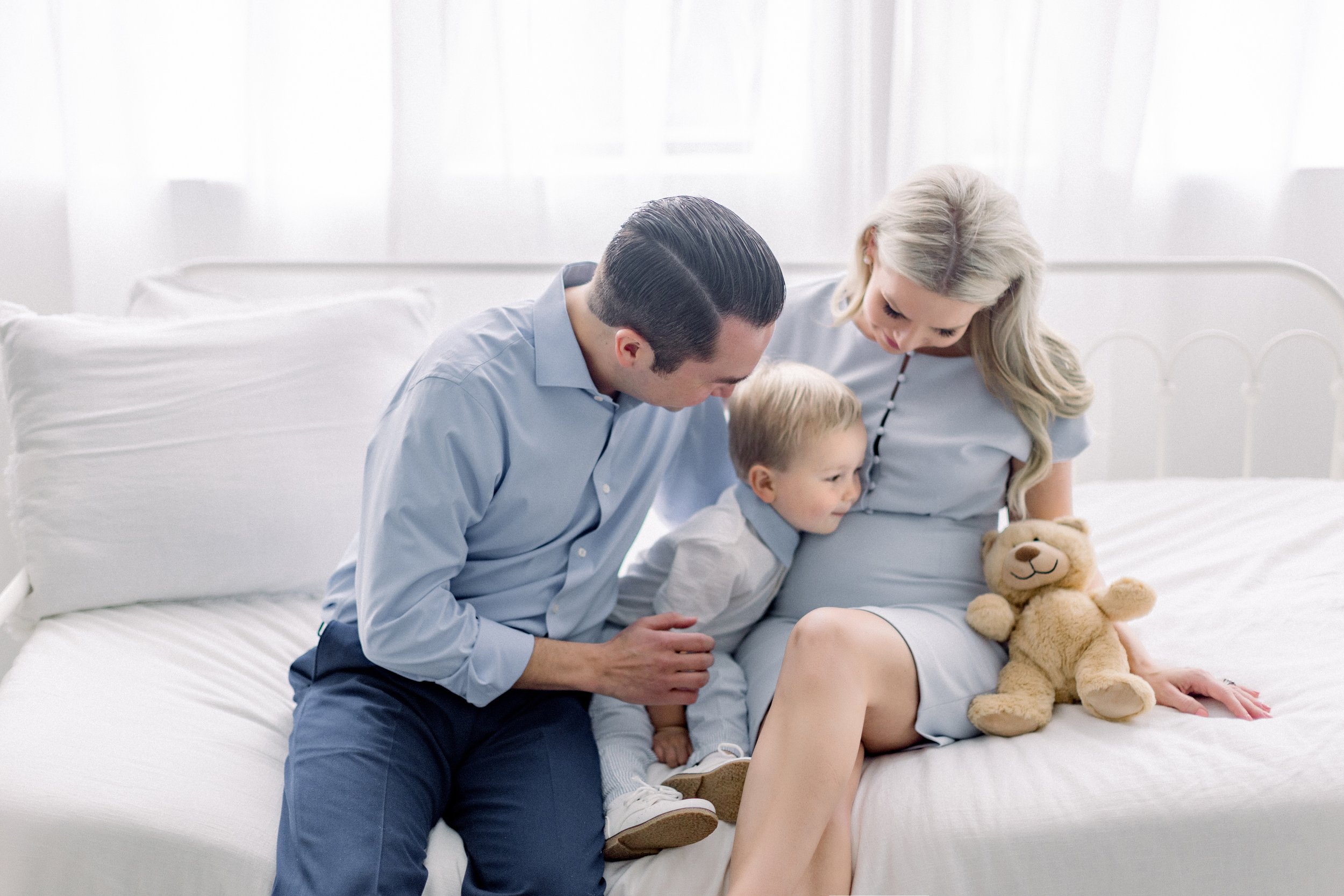 Favorite Maternity Poses - Showit Blog